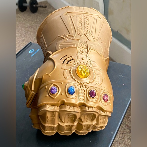Toys | Marvel Avengers Infinity War Thanos Gauntlet Electronic Fist ...